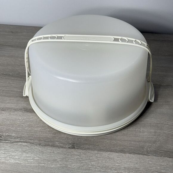 Tupperware | Kitchen | Vintage Large Tupperware Cake Carrier Whandle ...